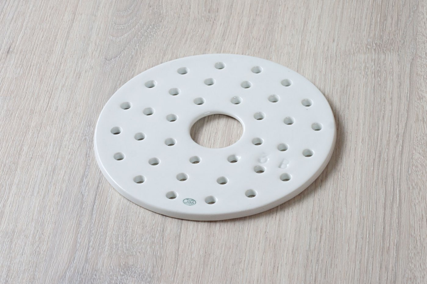 Laboratory porcelain